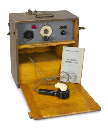 Bonhams : A British Wireless set No 17 Mk II. circa 1939-45
