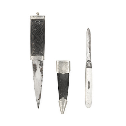 Bonhams : TWO ENGLISH AND SCOTTISH SMALL KNIVES by various makers, 19th ...