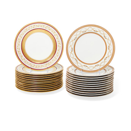 Bonhams : TWO SETS OF CONTINENTAL PORCELAIN DINNER PLATES20th century
