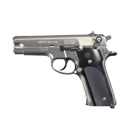 Bonhams Skinner : Smith & Wesson Model 59 Semi-Automatic Pistol,