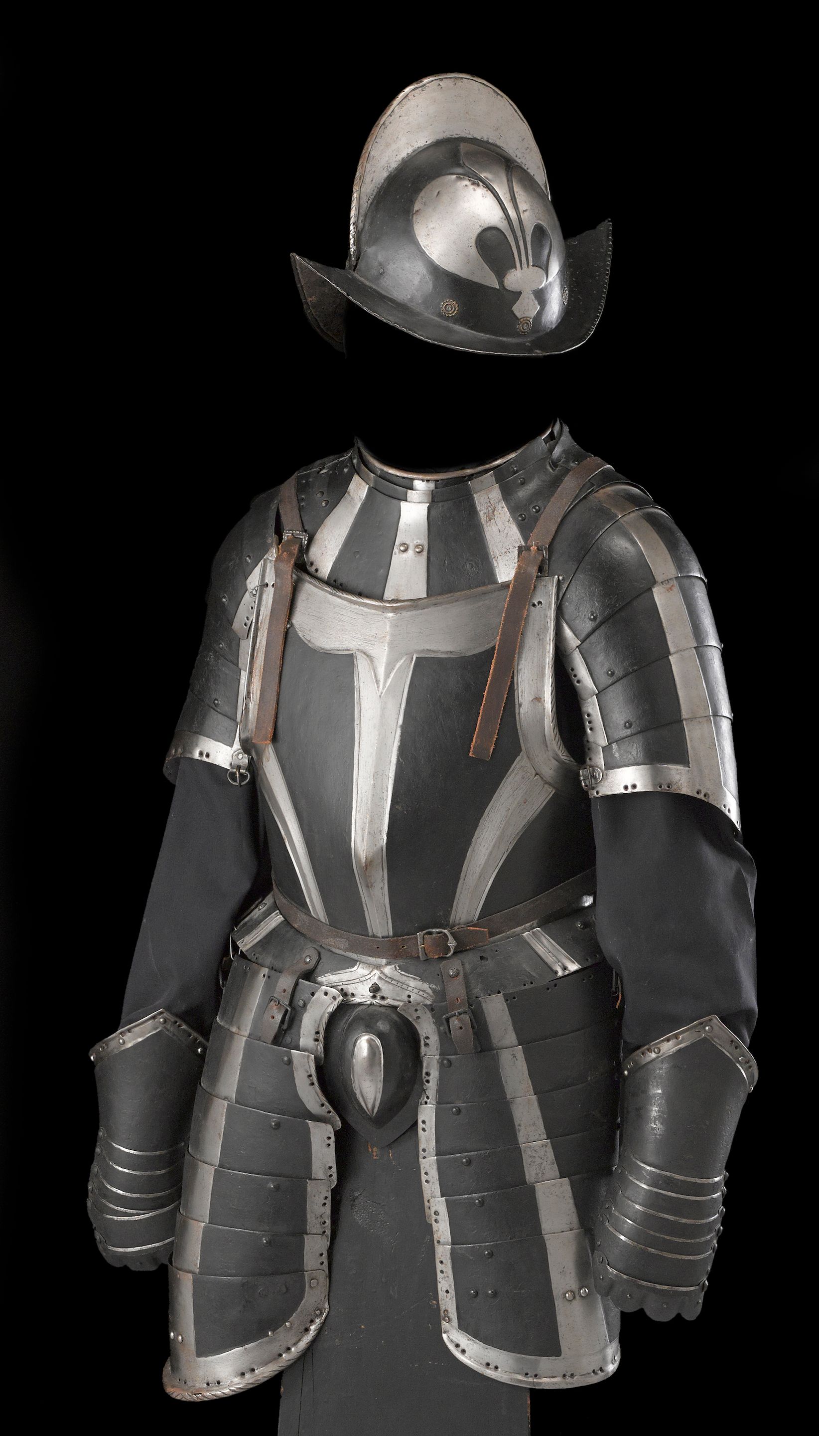 16th Century German Armour German Gothic Full Armor Kit Of The 15th