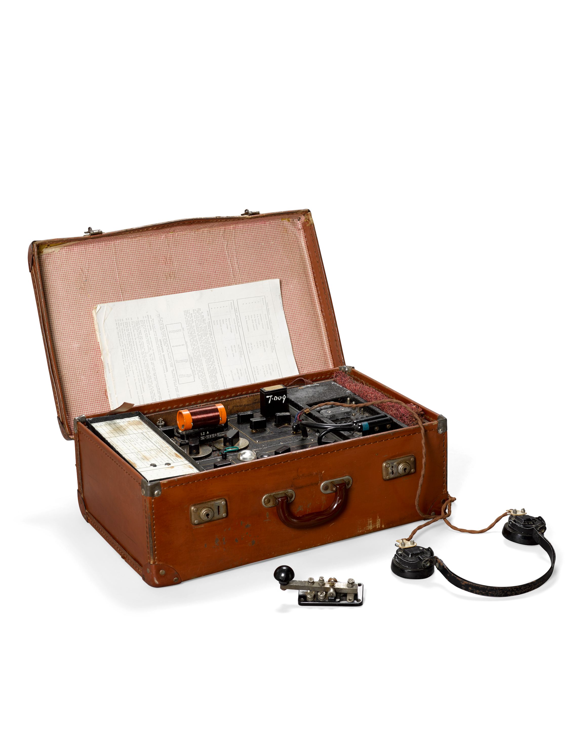Bonhams : A Britsh Type 3 Mk.II (B2) spy radio. English, 1942-43.