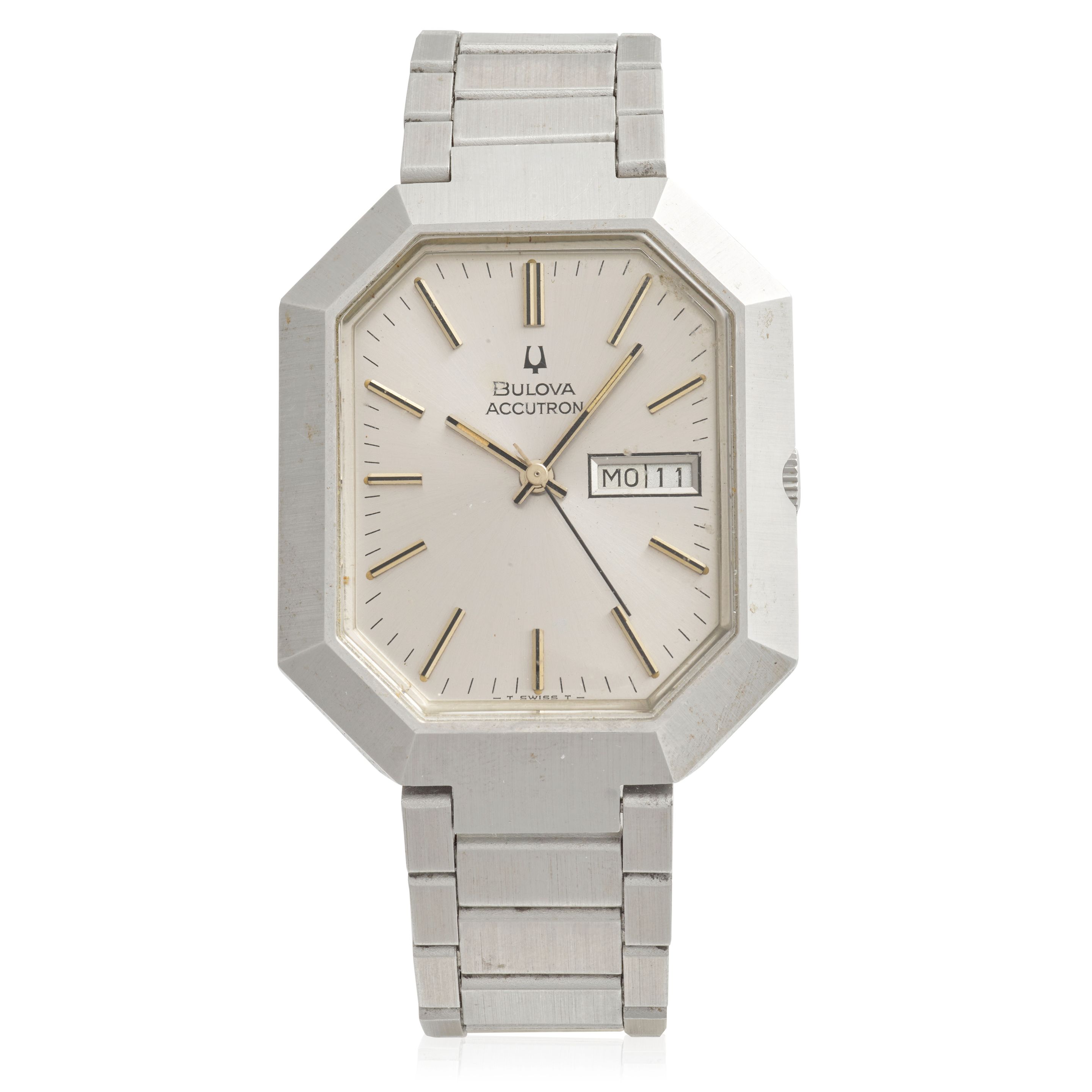 Bonhams : BULOVA. AN ELECTRONIC CALENDAR BRACELET WATCH North/South, c ...