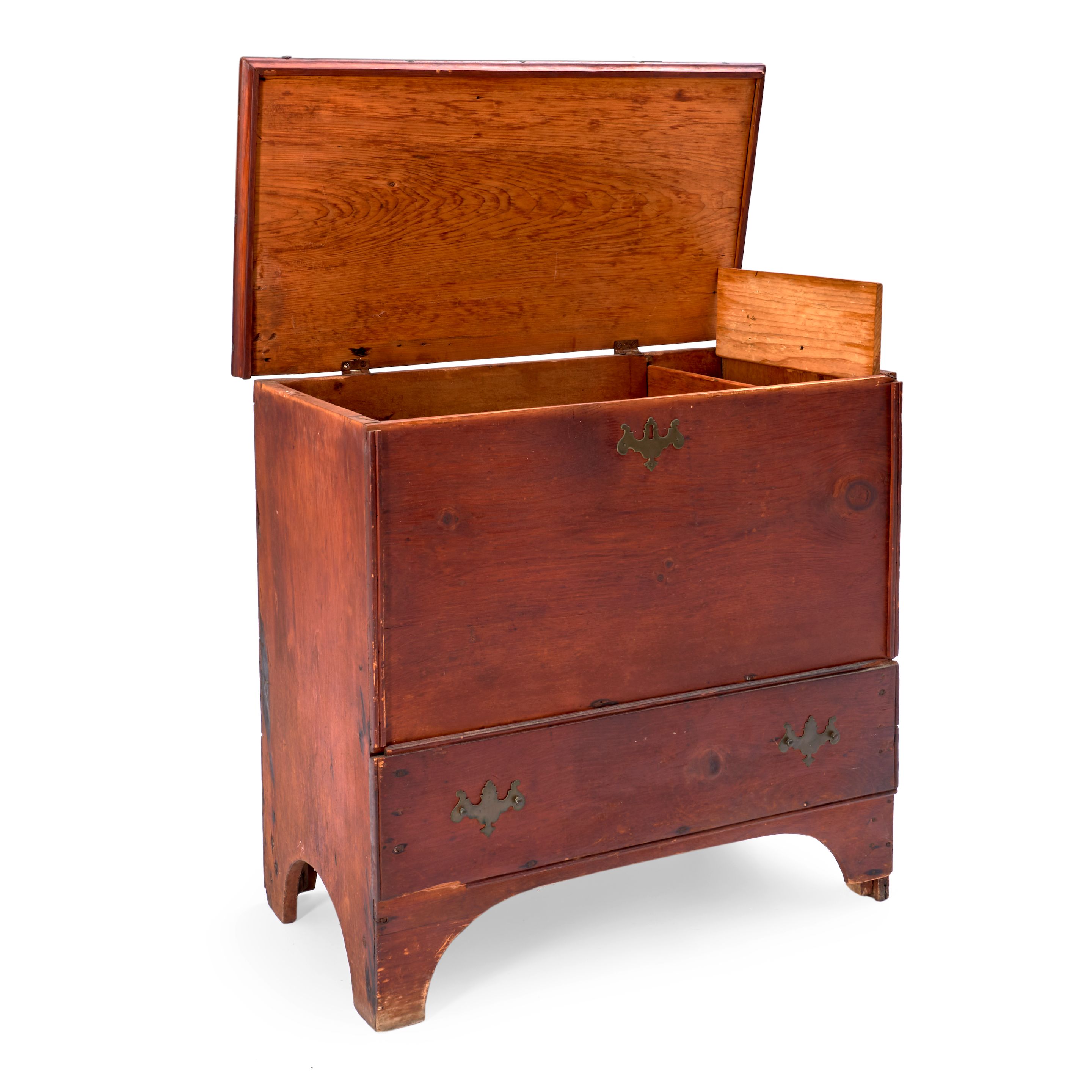 Bonhams Skinner : Small Pine Chest Over Drawer, New England, 19th century.