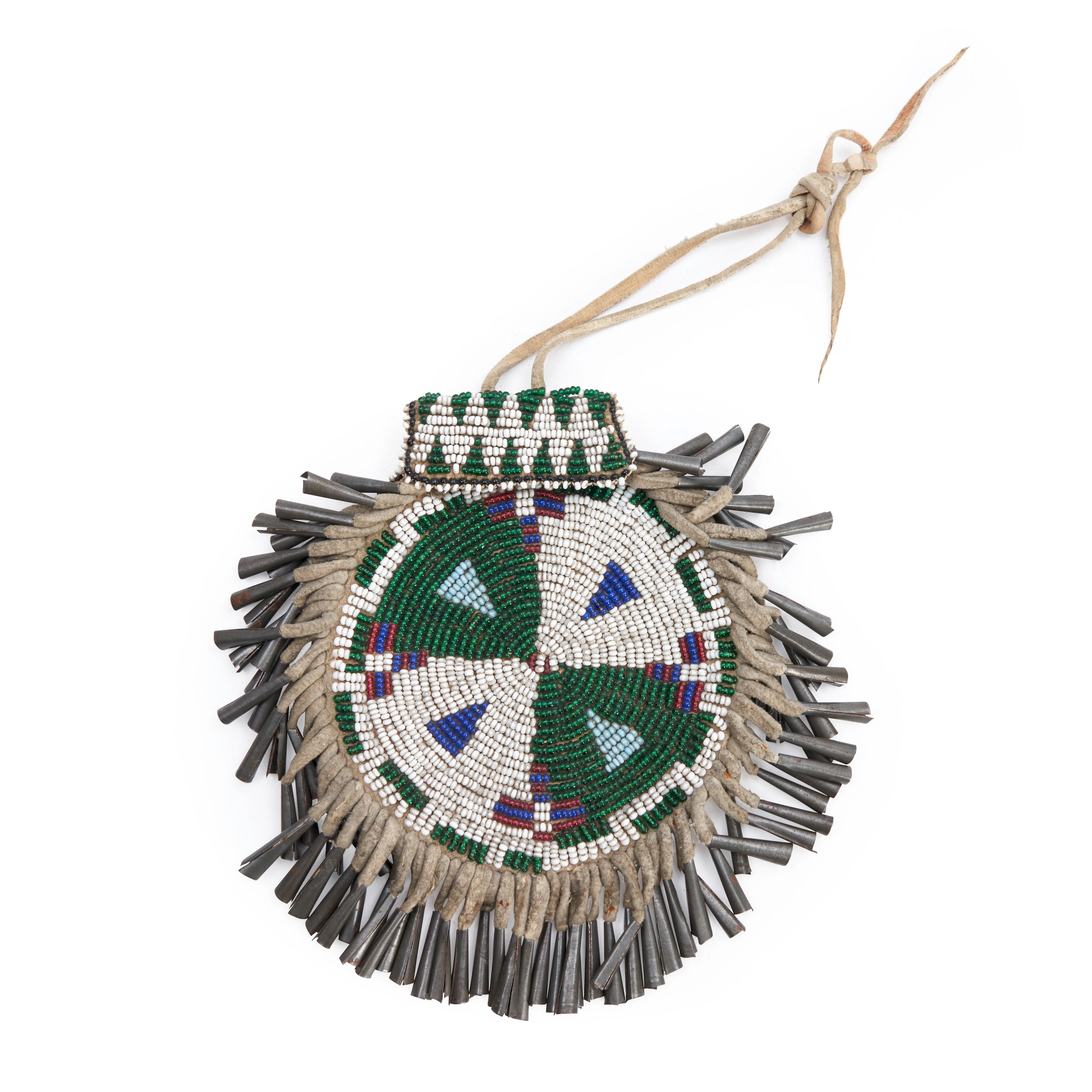 Bonhams Skinner : An Apache beaded hide pouch ht. 6, wd. 4 in. without fringe.